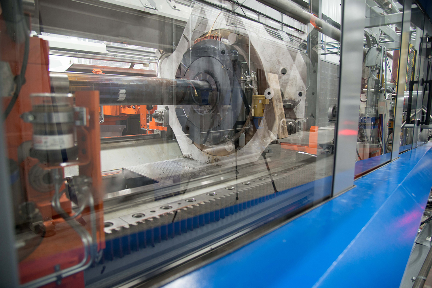 Industriedesign für die Einhausung der HybrEx Strangpressen
